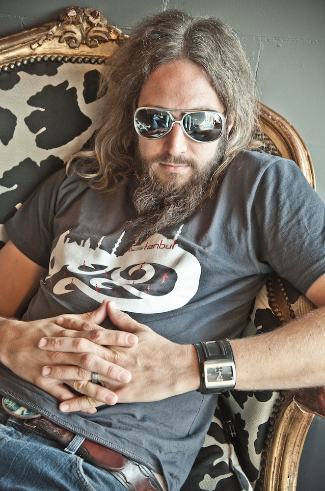 Troy Sanders, tout savoir sur l'artiste dans Hard Force