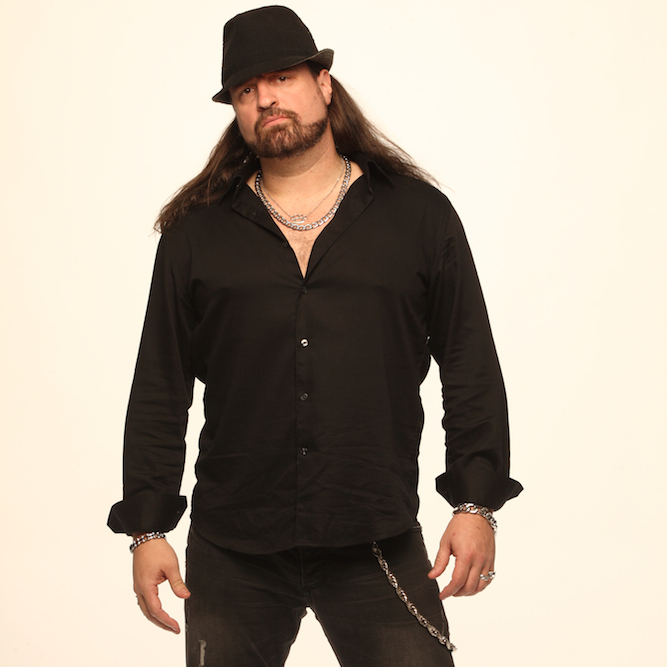 Russell Allen, tout savoir sur l'artiste dans Hard Force