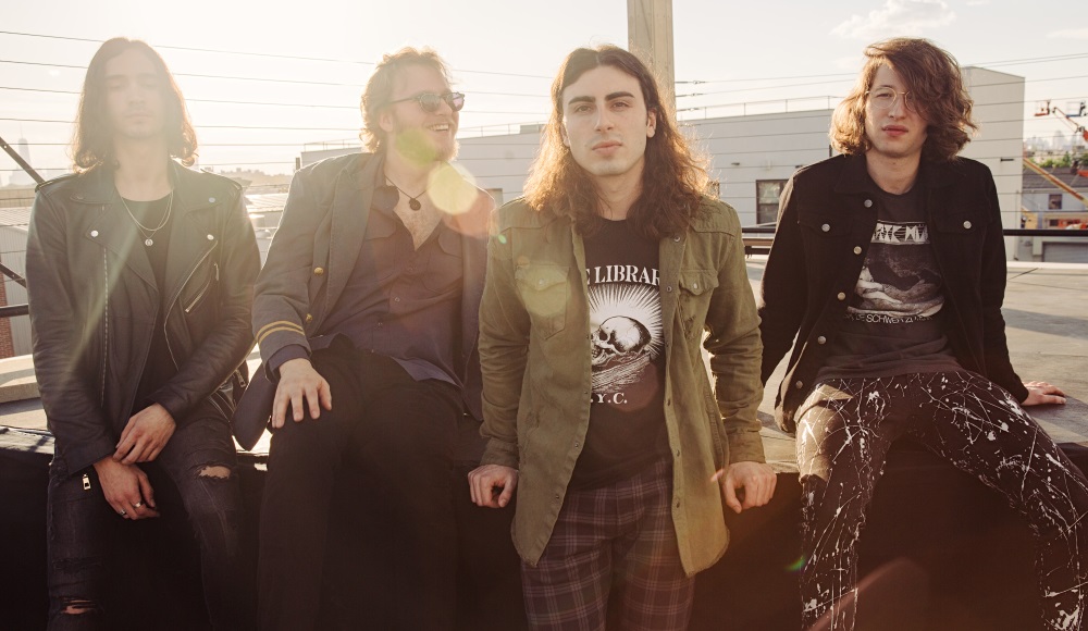 Brkn Love, tout savoir sur le groupe dans Hard Force