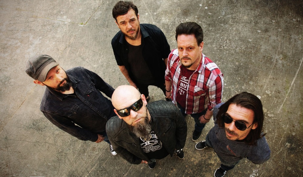 MUFFDIVER "To The Bone" [video-premiere]