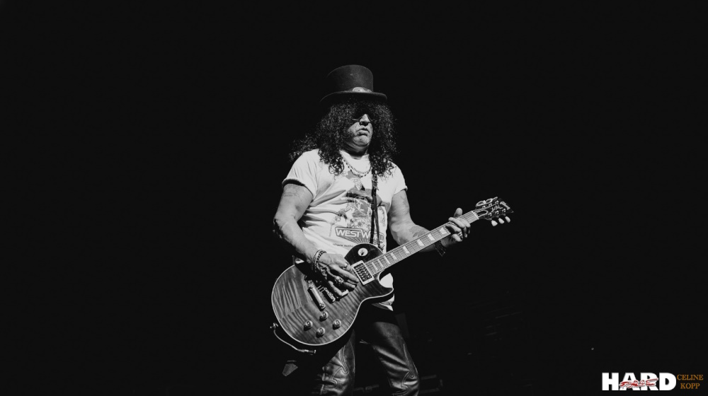 Slash feat. Myles Kennedy & THE CONSPIRATORS + MAMMOTH WVH @ Paris (Le ...